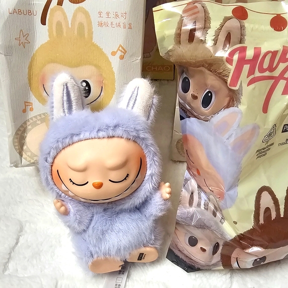 POP MART | Toys | Pop Mart Labubu The Monsters Have A Seat Zizi Vinyl ...
